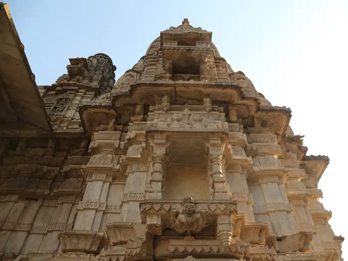 10 Forbidden Places Around the World - Artleyy